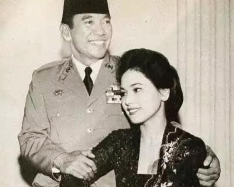 Dua Perempuan Jepang Dalam Hidup Sukarno; Sakiko dan Naoko