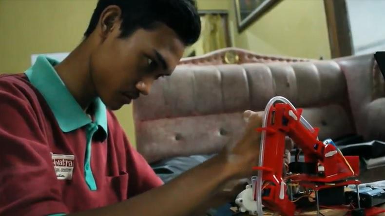 Bantu Ibu Jualan, Pemuda Ini Ciptakan Robot Pembuat Telur Dadar