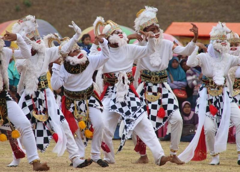 Kethek Ogleng, Tarian Rakyat yang Terinspirasi dari Legenda Panji