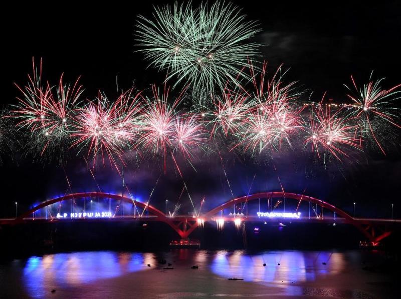 Rangkaian Imlek Meriah di Kota Magelang, Penuh Warna-warni Kembang Api