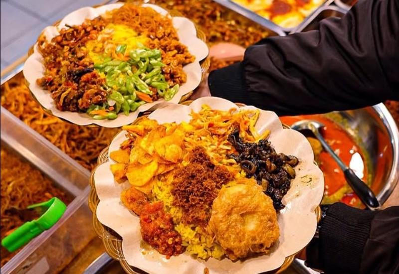 Buka Sampai Tengah Malam, Nasi Kuning Mbah Jo Yogyakarta Selalu ...