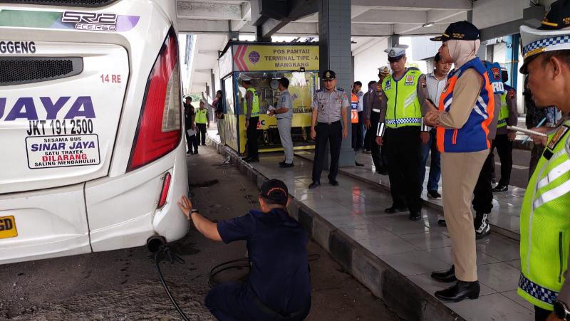 Polda Jateng Gelar Ramp Check di Mangkang: Uji Emisi dan Cek Fasilitas ...