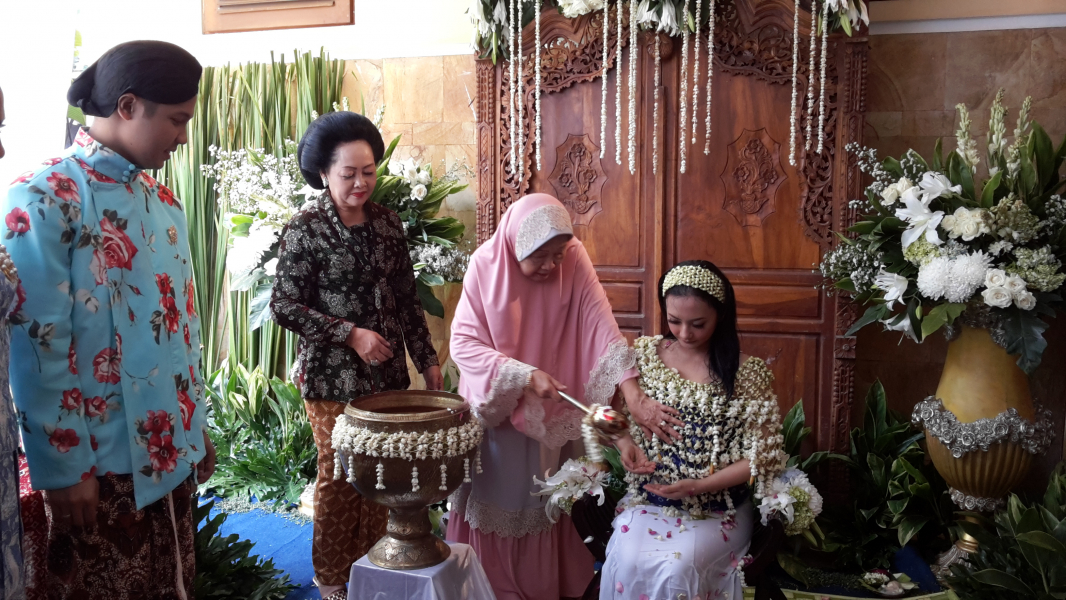 Mengenal Tradisi Tujuh Bulanan Ibu Hamil di Jawa Tengah - Inibaru Indonesia
