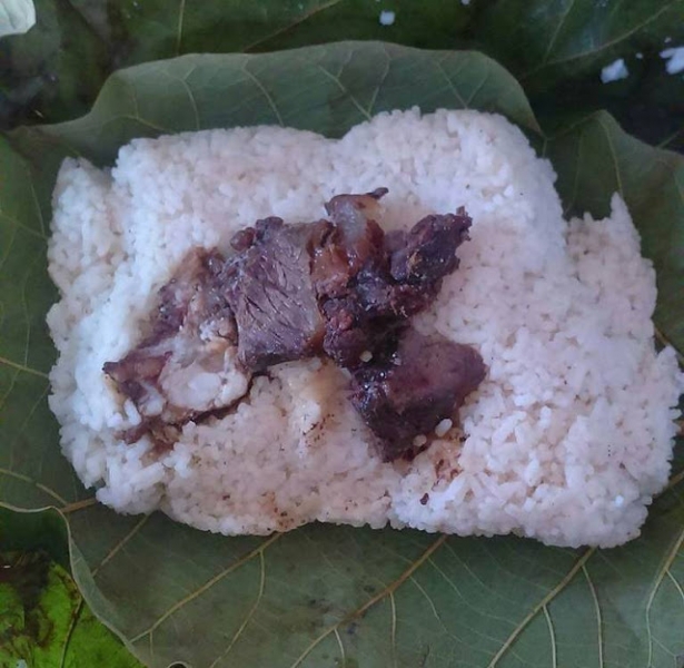 Berbagi Nasi Jangkrik dalam Prosesi Buka Luwur Sunan Kudus