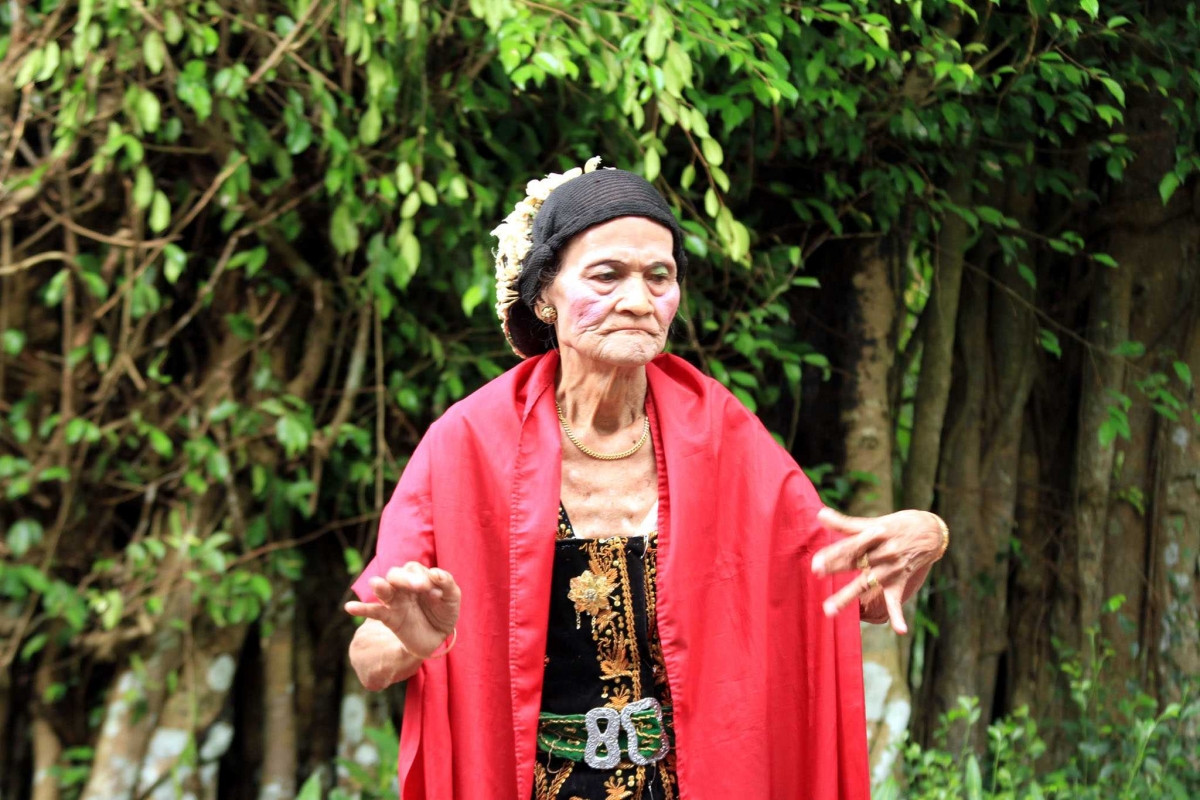 Mengenang Dariah, Seniman Lengger Lanang dari Banyumas